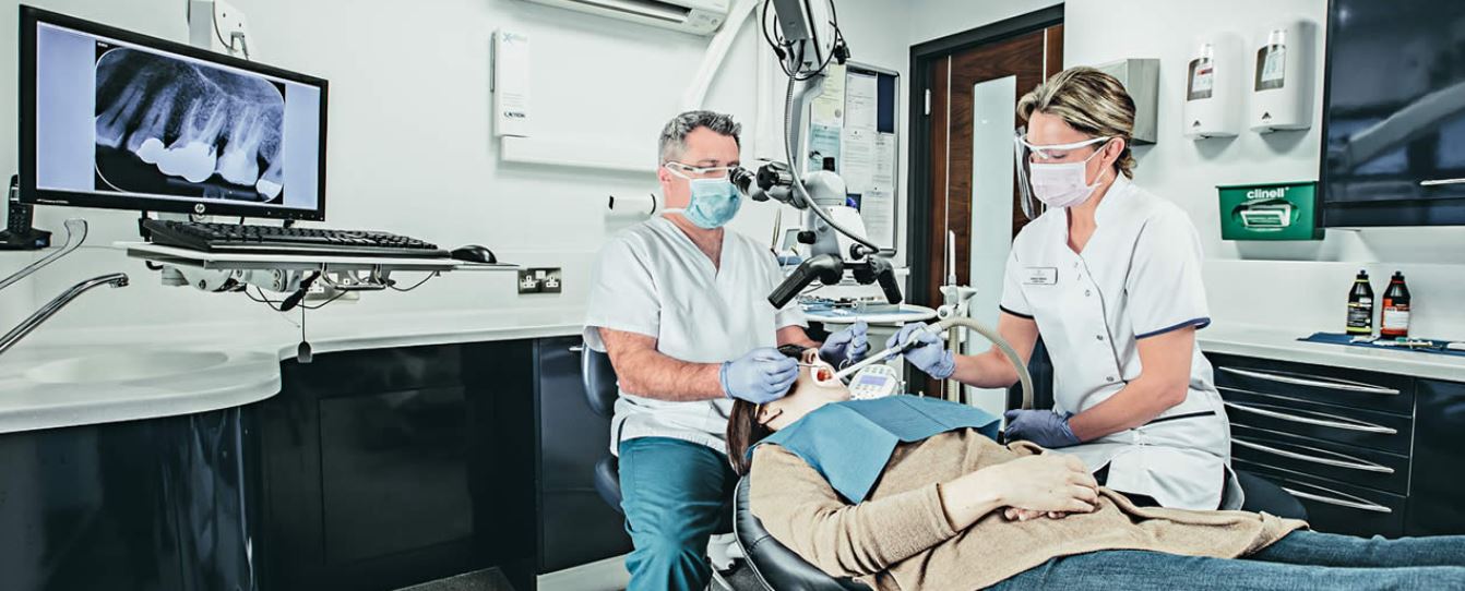 Using bespoke professional visuals for dental websites